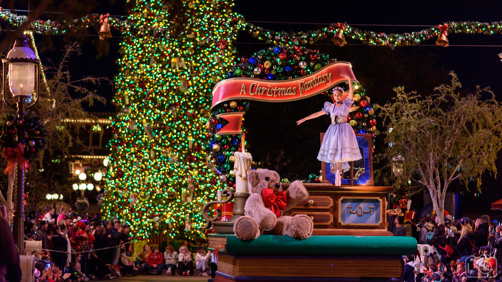 Disneyland-Batuu Christmas 2019 | DVCinfo Community