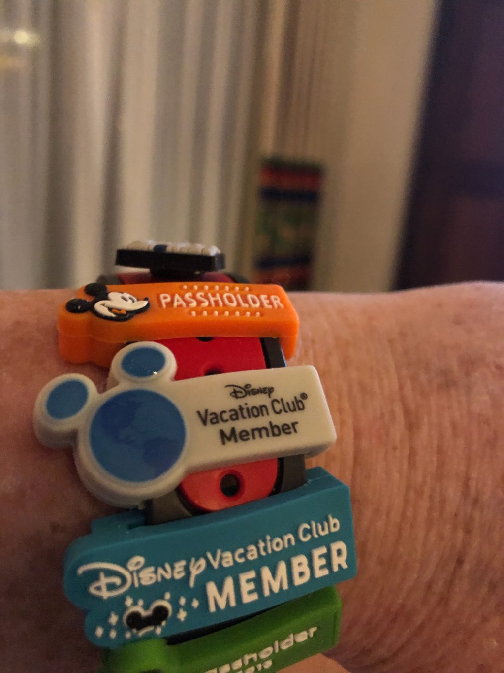 New Disney Vacation Club MagicBand Sliders Available | DVCinfo Community