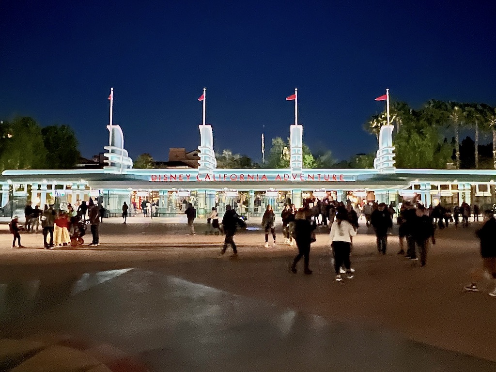 Disney California Adventure Moonlight Magic Registration Opens December ...