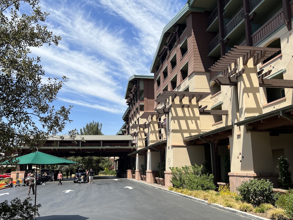 Early Entry, Package Delivery Return to Disneyland Hotels | DVCinfo ...