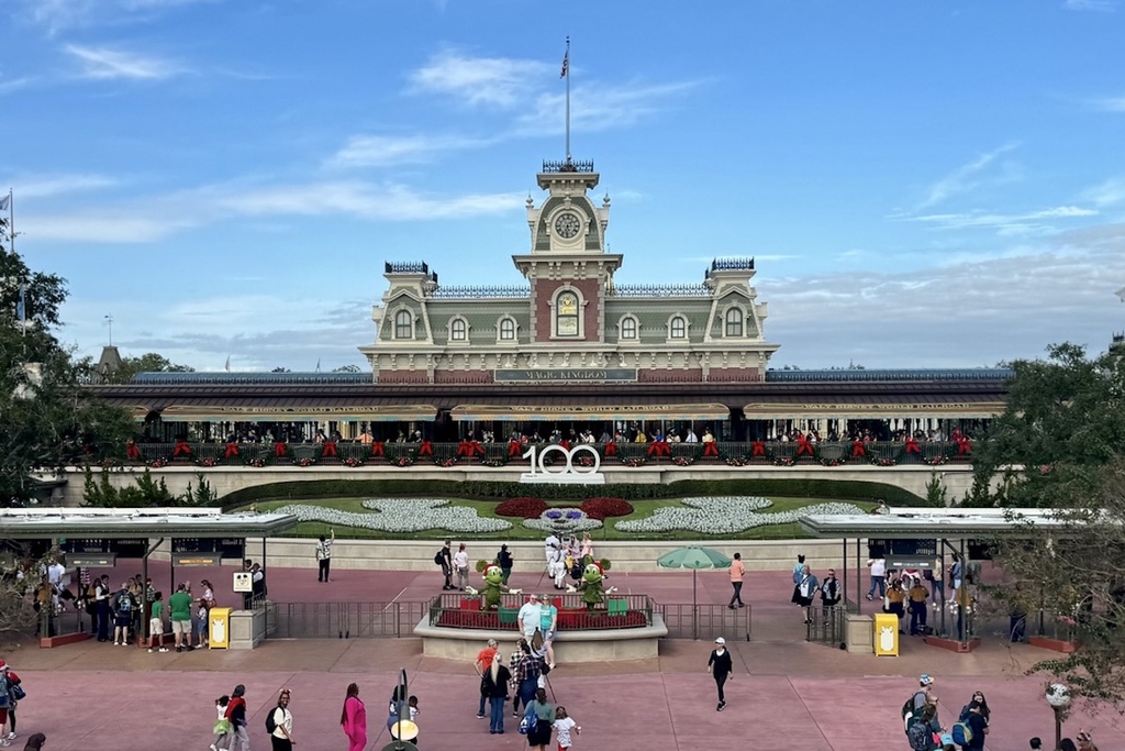 Joe Schott Named President of Disney Signature Services, Overseeing ...