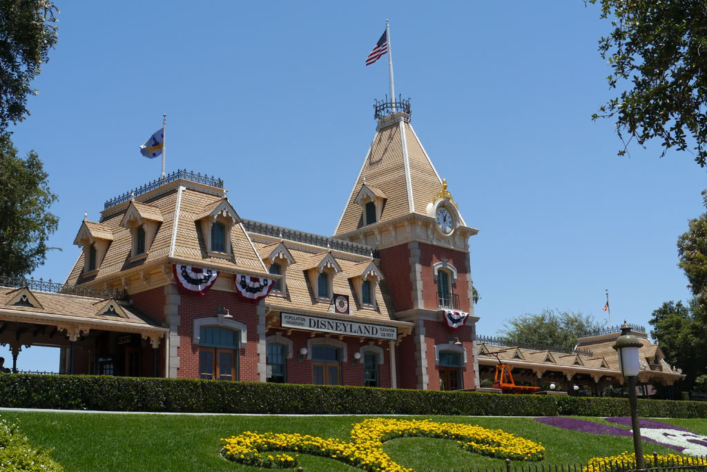 DisneyLand Rail Station | DVCinfo Community